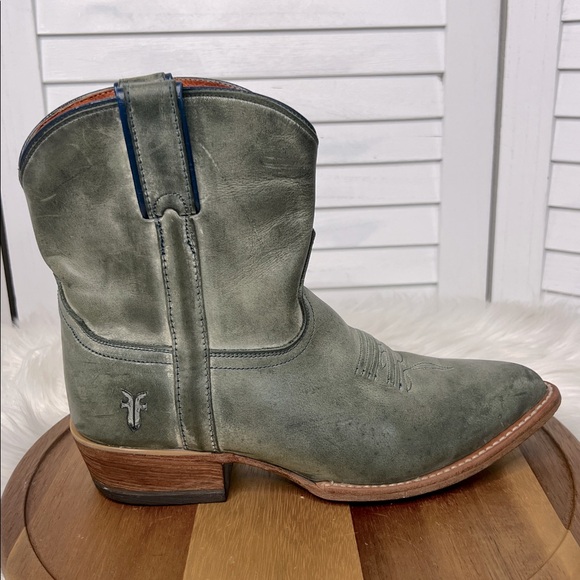 Frye | Shoes | Frye Billy Short Distressed Green Pointed Toe Heel ...